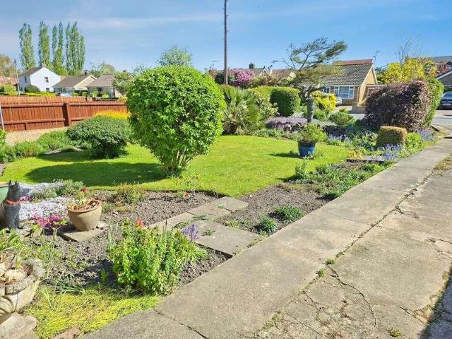 2 bed house for sale