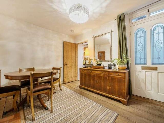 2 bed house for sale