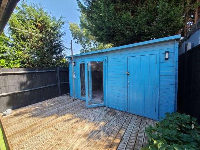 2 bed house for sale
