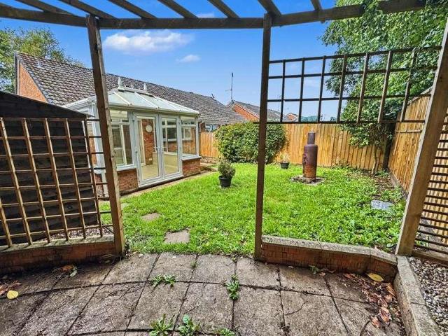 2 bed house for sale