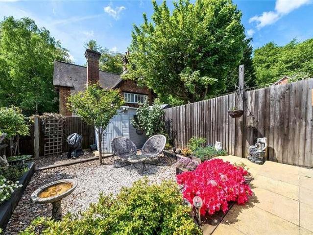 2 bed house for sale