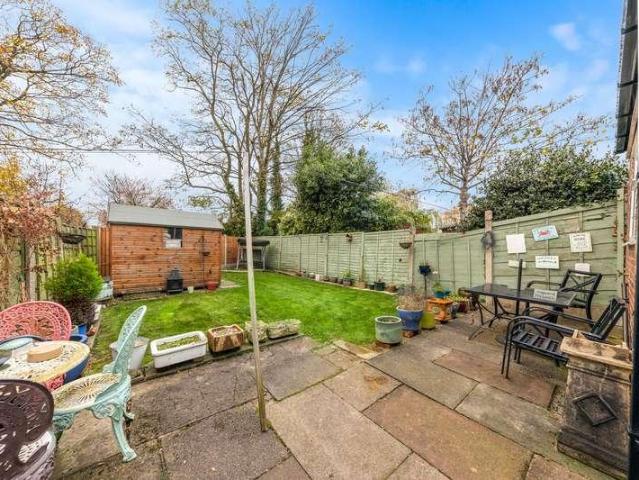 2 bed house for sale
