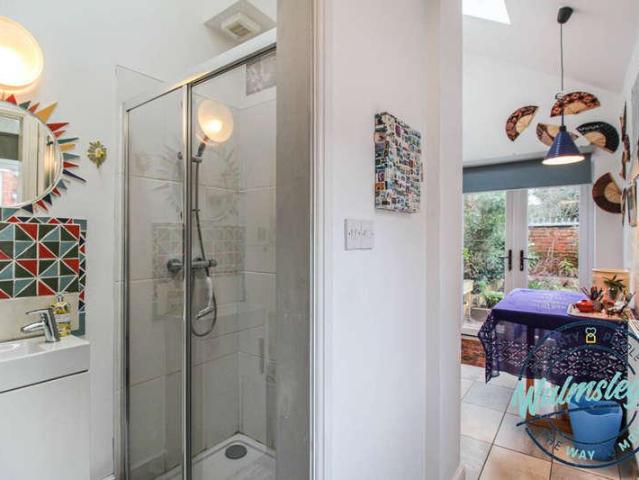 2 bed house for sale