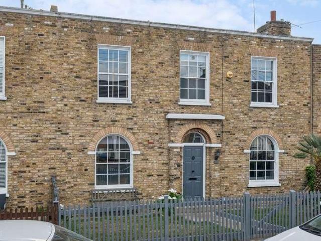 2 bed house for sale