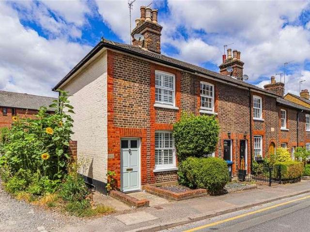 2 bed house for sale