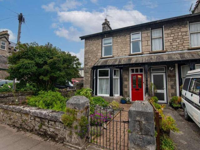 2 bed house for sale