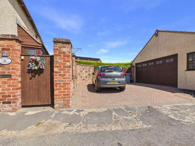 2 bed house for sale