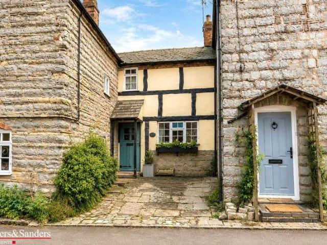 2 bed house for sale