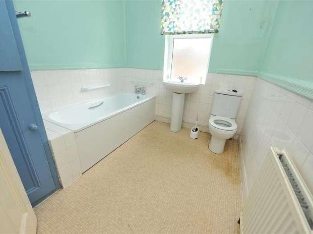 2 bed house for sale