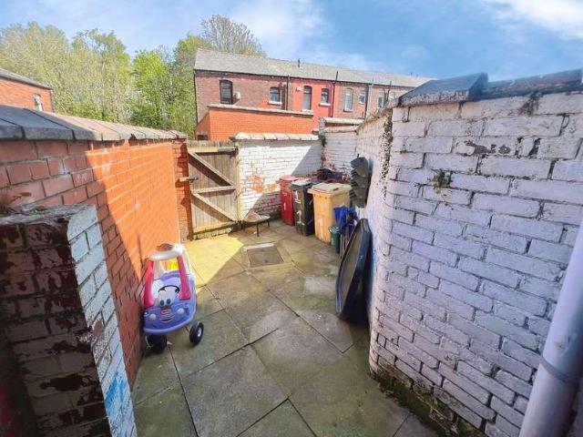 2 bed house for sale