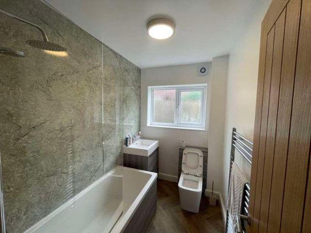 2 bed house for sale
