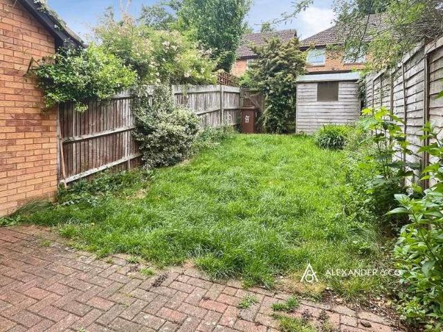 2 bed house for sale