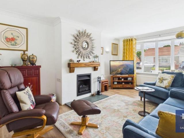 2 bed house for sale