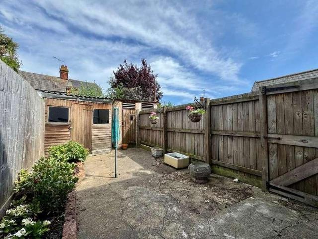 2 bed house for sale