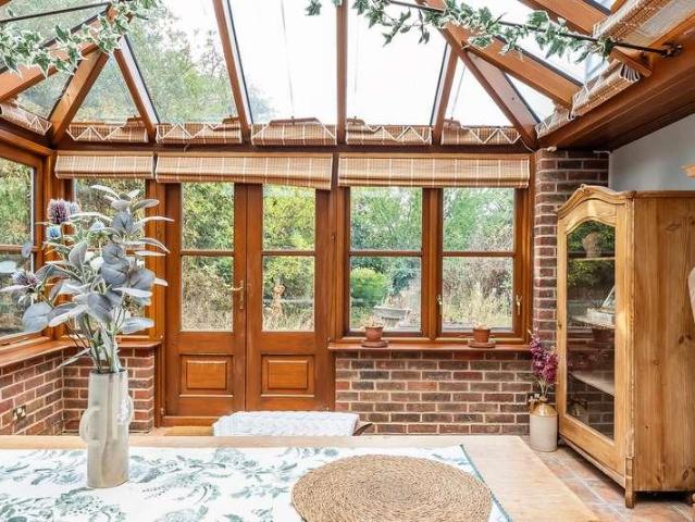 2 bed house for sale