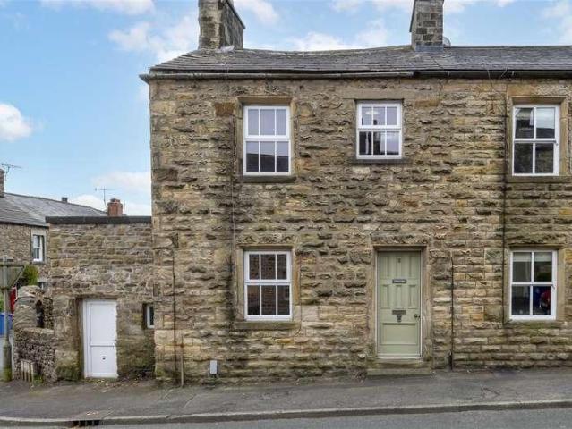 2 bed house for sale