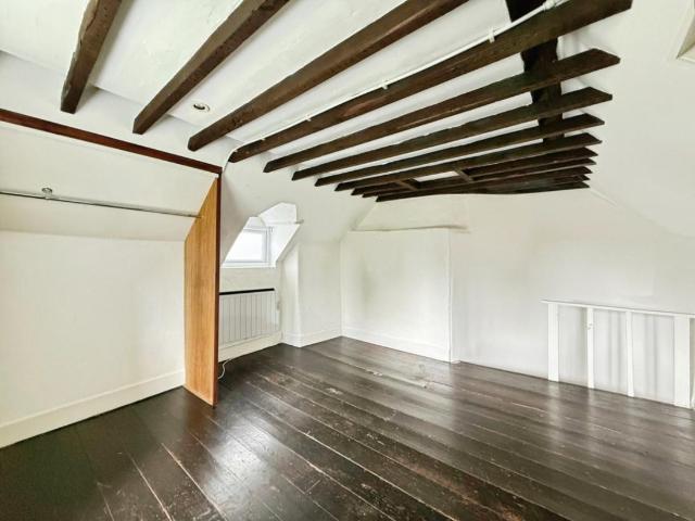 2 bed house for sale