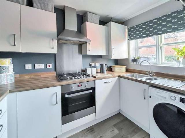 2 bed house for sale