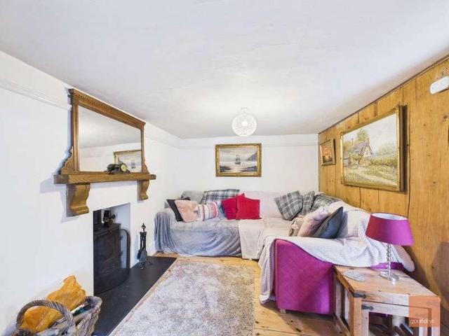 2 bed house for sale