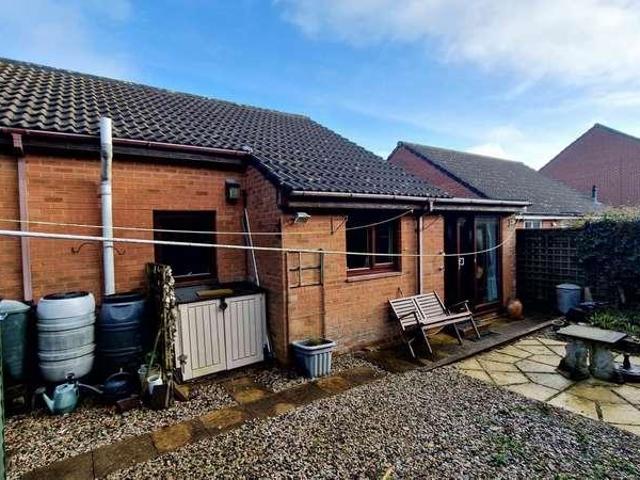 2 bed house for sale