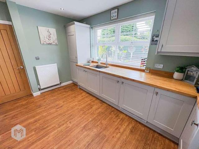 2 bed house for sale