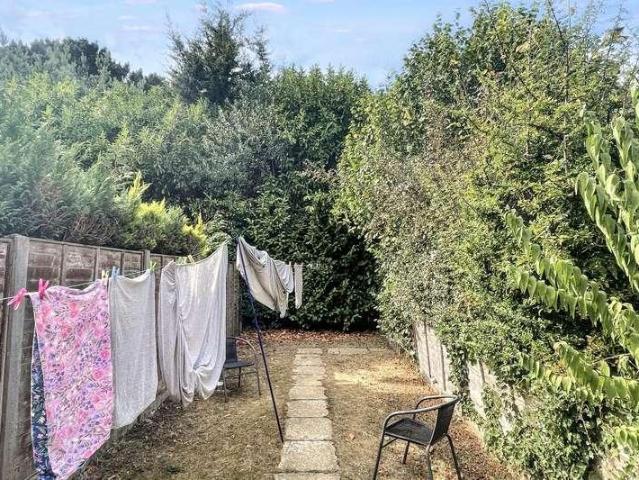 2 bed house for sale