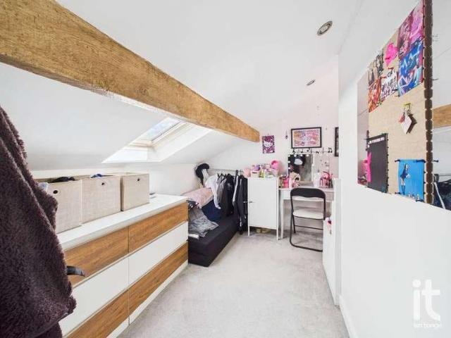 2 bed house for sale