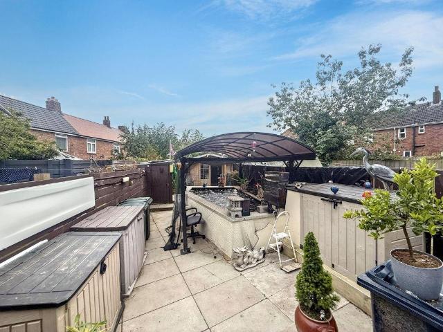 2 bed house for sale