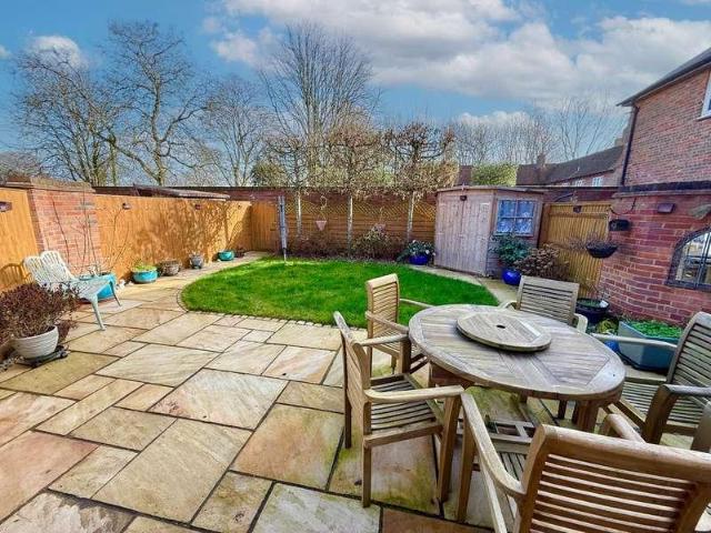 2 bed house for sale