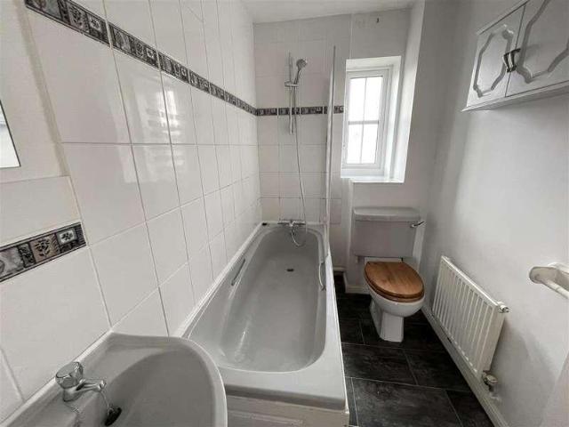 2 bed house for sale