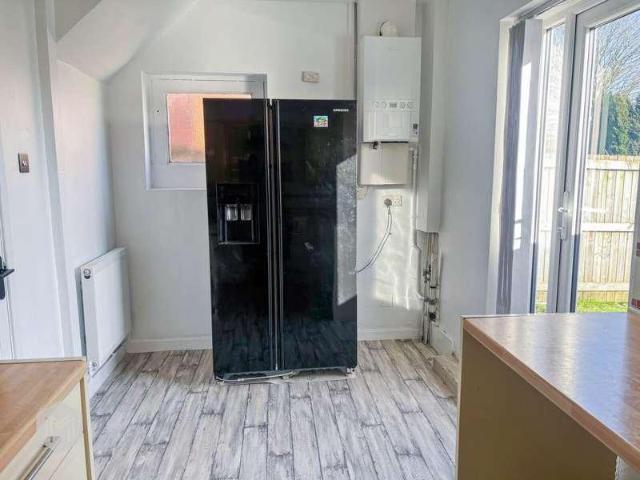 2 bed house for sale