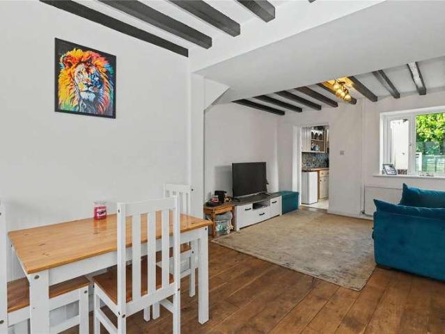 2 bed house for sale