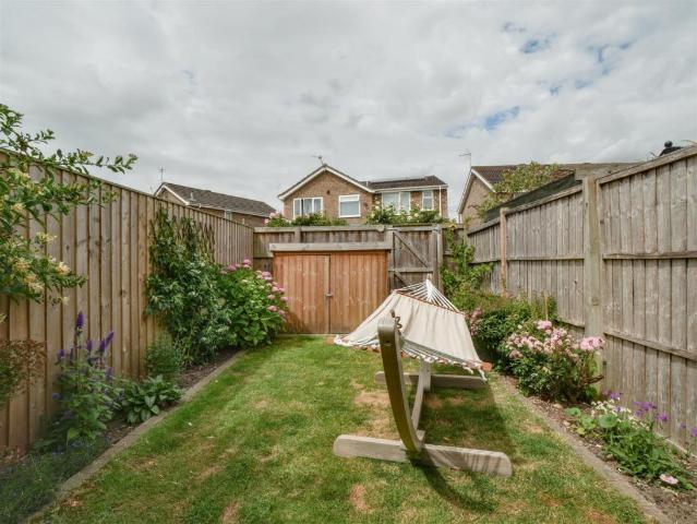 2 bed house for sale
