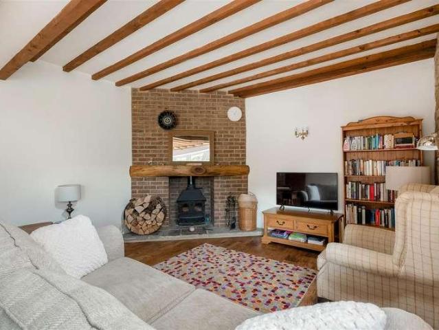 2 bed property for sale