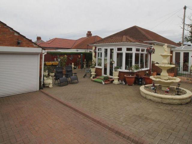 2 bed house for sale