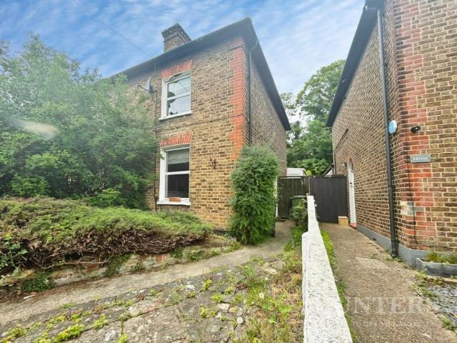 2 bed house for sale