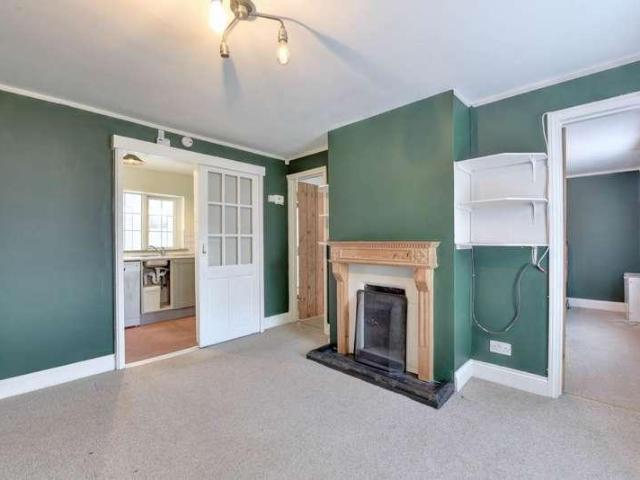 2 bed house for sale