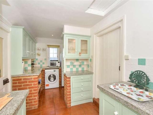 2 bed house for sale