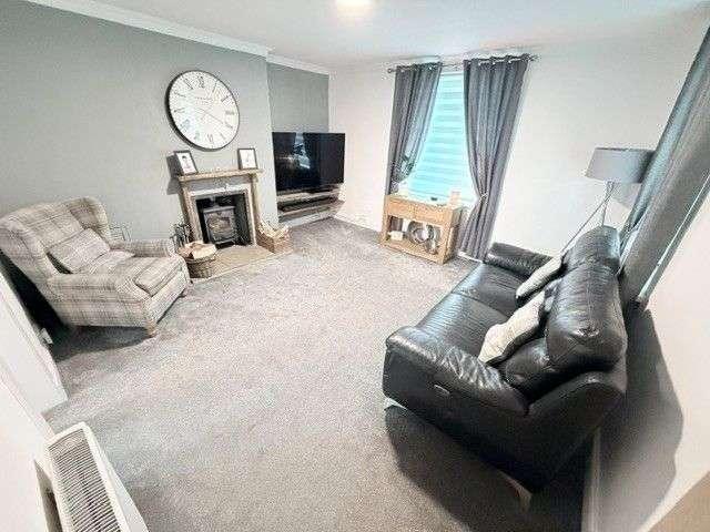 2 bed house for sale