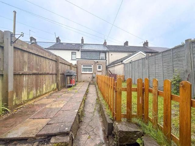2 bed house for sale