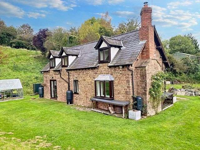 2 bed house for sale