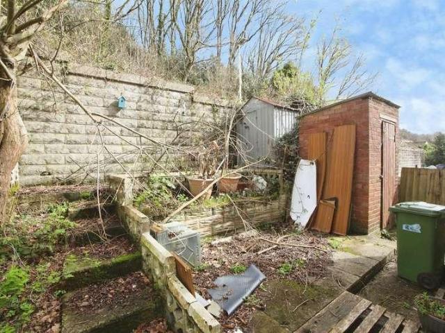 2 bed house for sale
