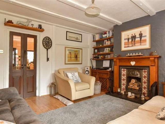 2 bed house for sale