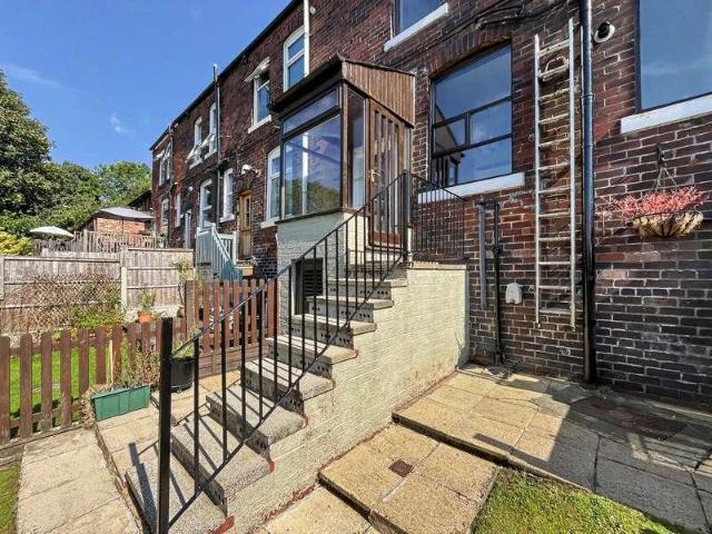2 bed house for sale
