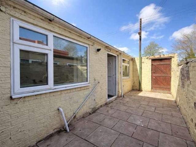2 bed house for sale