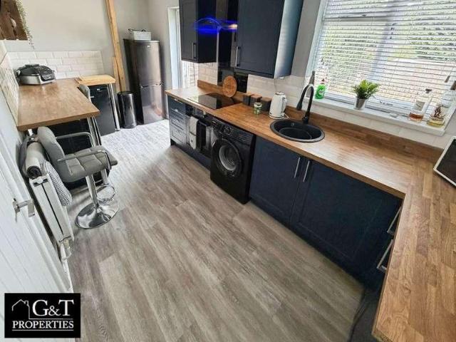 2 bed house for sale