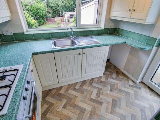 2 bed house for sale