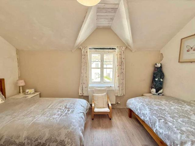 2 bed house for sale