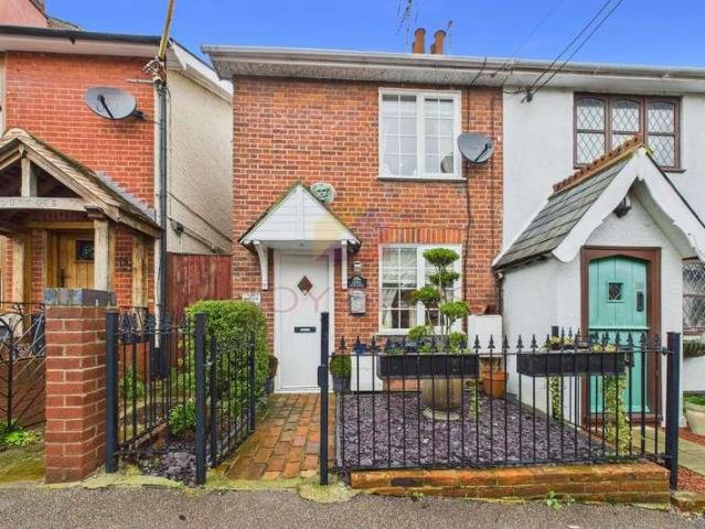 2 bed house for sale