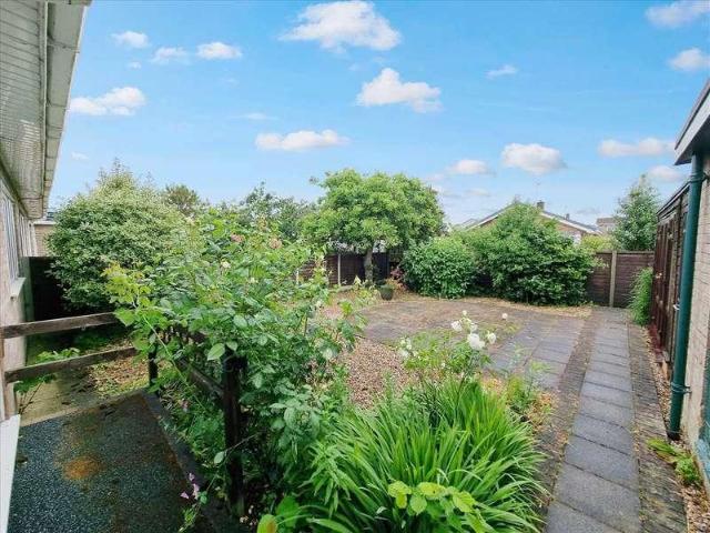 2 bed house for sale